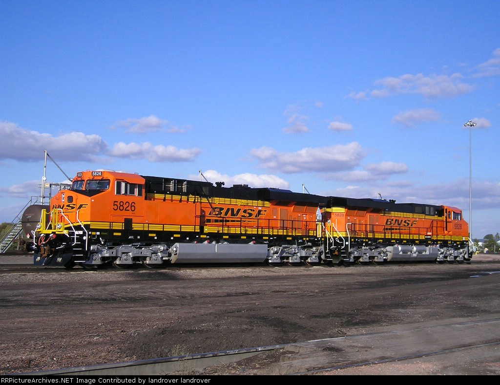 BNSF 5826